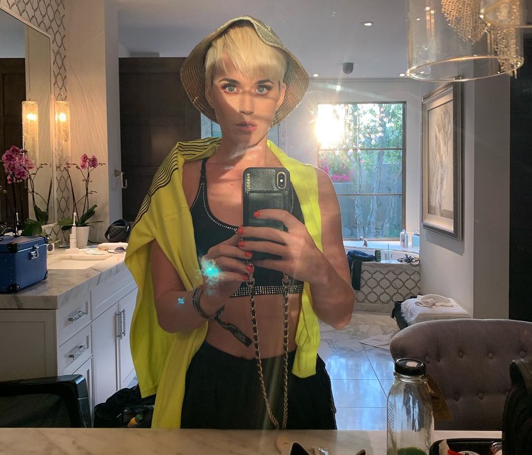 Wind of change: Η Katy Perry άλλαξε τα μαλλιά της και είναι αγνώριστη ...