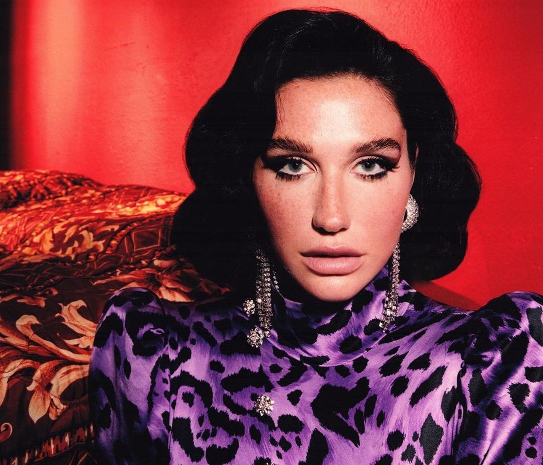 Θυμάσαι την ταινία «Μόνος Στο Σπίτι»; H Kesha την έκανε τραγούδι και ...