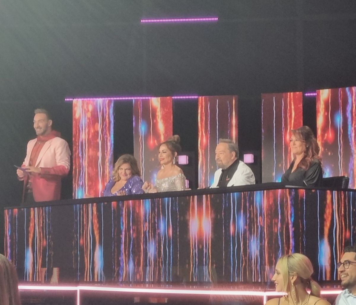 J2US: Όλα όσα συνέβησαν στα backstage του live! (Exclusive videos) - Queen.gr