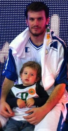HAPPY BIRTHDAY 2 ANTONIS FOTSIS PROUD DAD OF VAGGELAKIS - Queen.gr