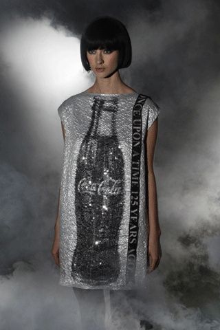 Η μόδα πίνει Coca-Cola - Queen.gr