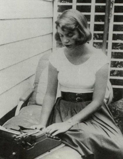 SYLVIA PLATH: η αυτόχειρας της ποίησης - Queen.gr