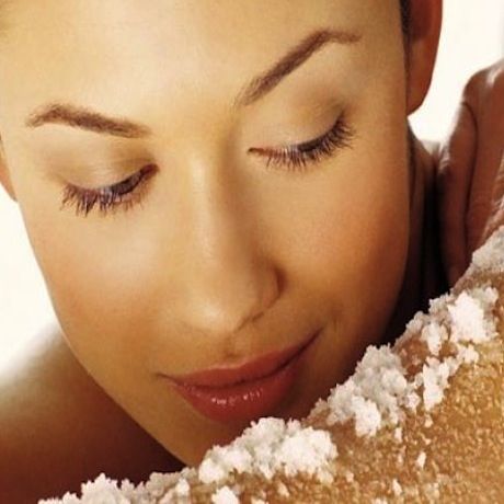 Φτιάξτε μόνες σας scrub σώματος με προϊόντα που έχετε στην κουζίνα σας ...