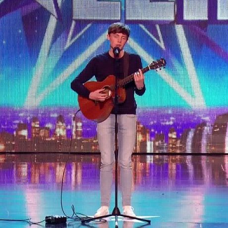 Δείτε τον 15χρονο που ξετρέλανε με το ταλέντο του τον Simon Cowell ...