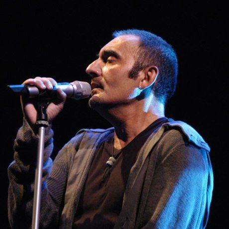 Η σοκαριστική στιγμή που ο τραγουδιστής Giuseppe Mango πεθαίνει πάνω ...