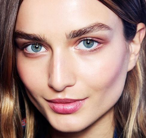 Φυσικό botox στο πρόσωπο... με γιαούρτι! - Queen.gr