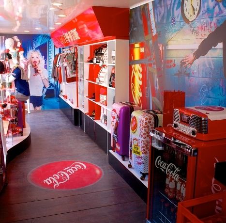 Tο εντυπωσιακό Coca-Cola Pop-Up Store! - Queen.gr