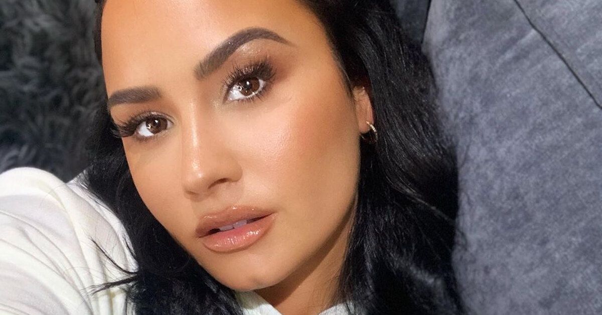 Η Demi Lovato ποζάρει και αποδεικνύει πως είναι μια από εμάς - Queen.gr