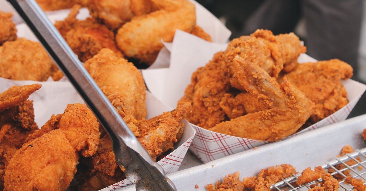 Τόσο καιρό τρως λάθος τα αγαπημένα σου Chicken Wings - Queen.gr