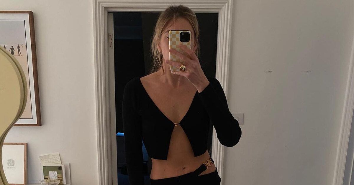 Ξέχνα το cardigan όπως το ήξερες! Δες το fashion hack του TikTok που έγινε viral - Queen.gr