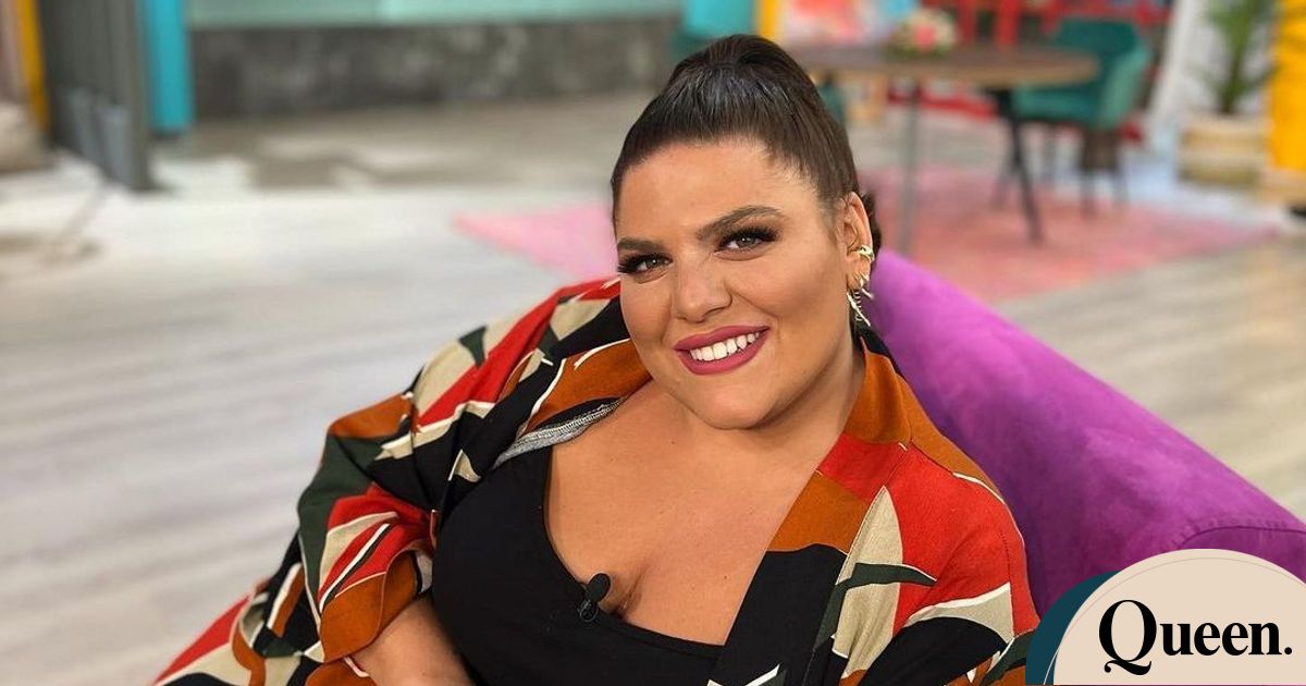 Glazed donut nails: Η Δανάη Μπάρκα με το πιο κομψό μανικιούρ αλλά with a twist - Queen.gr