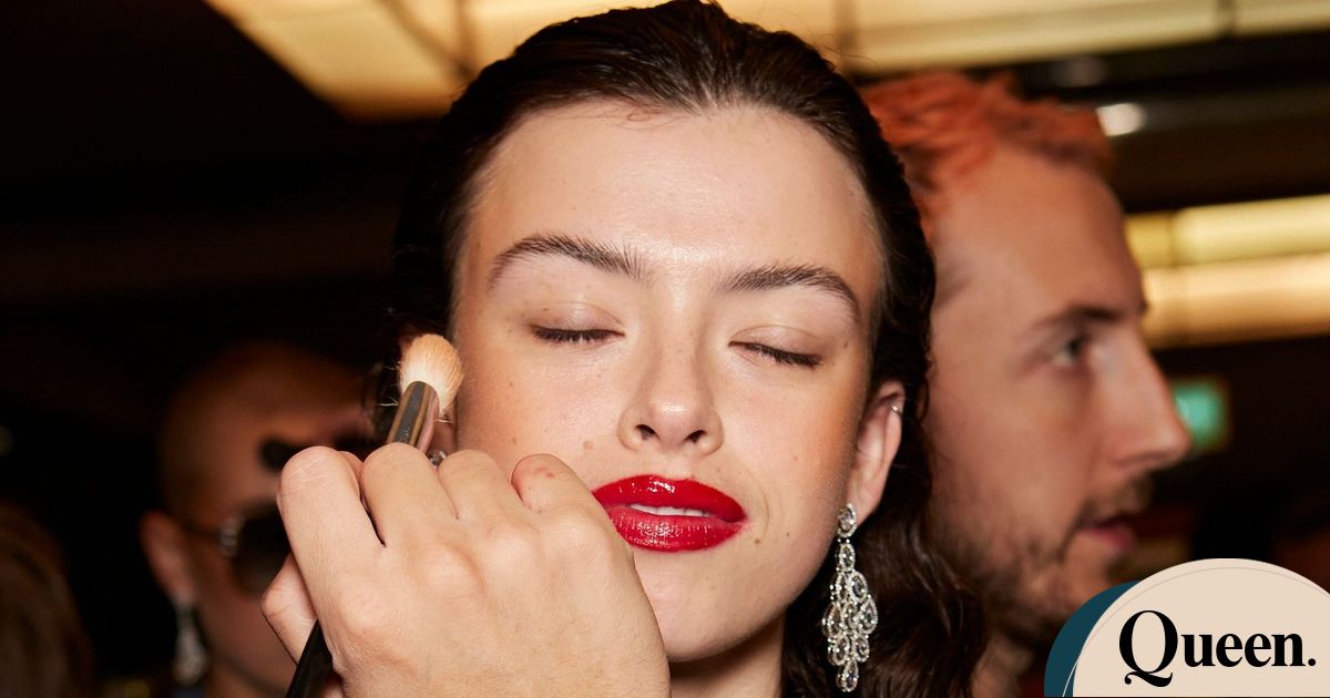 Τα 5 πιο εύκολα hacks με το ρουζ για sunkissed εφέ, ανόρθωση & τονισμένα ζυγωματικά - Queen.gr