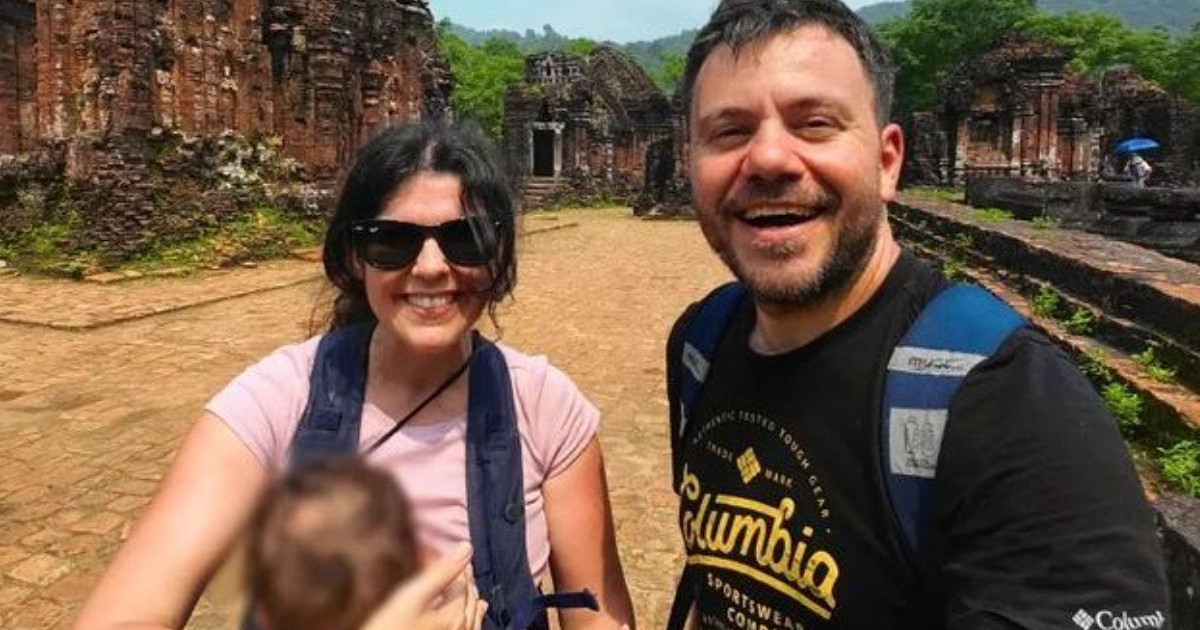 Eυτύχης Μπλέτσας: Εντυπωσιακή η νέα οικογενειακή φωτογραφία - Queen.gr