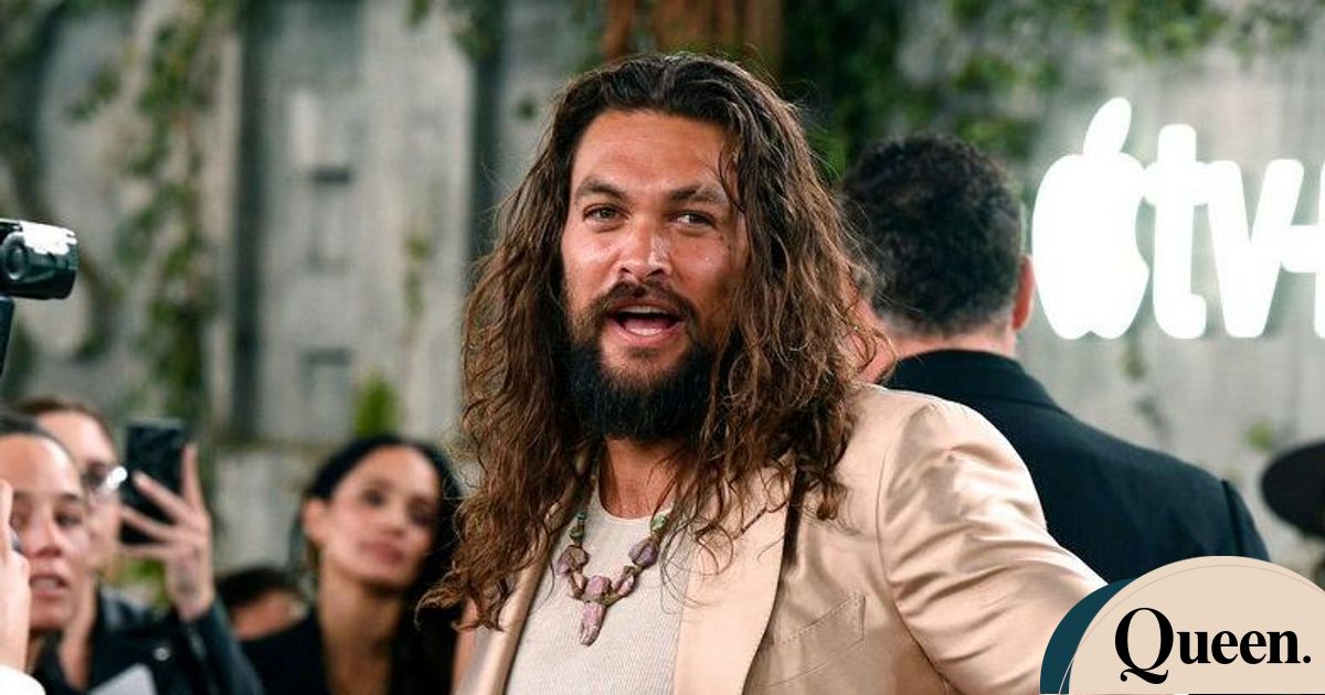 Ο Jason Momoa εμφανίστηκε σχεδόν γυμνός στο show του Kimmel και ...