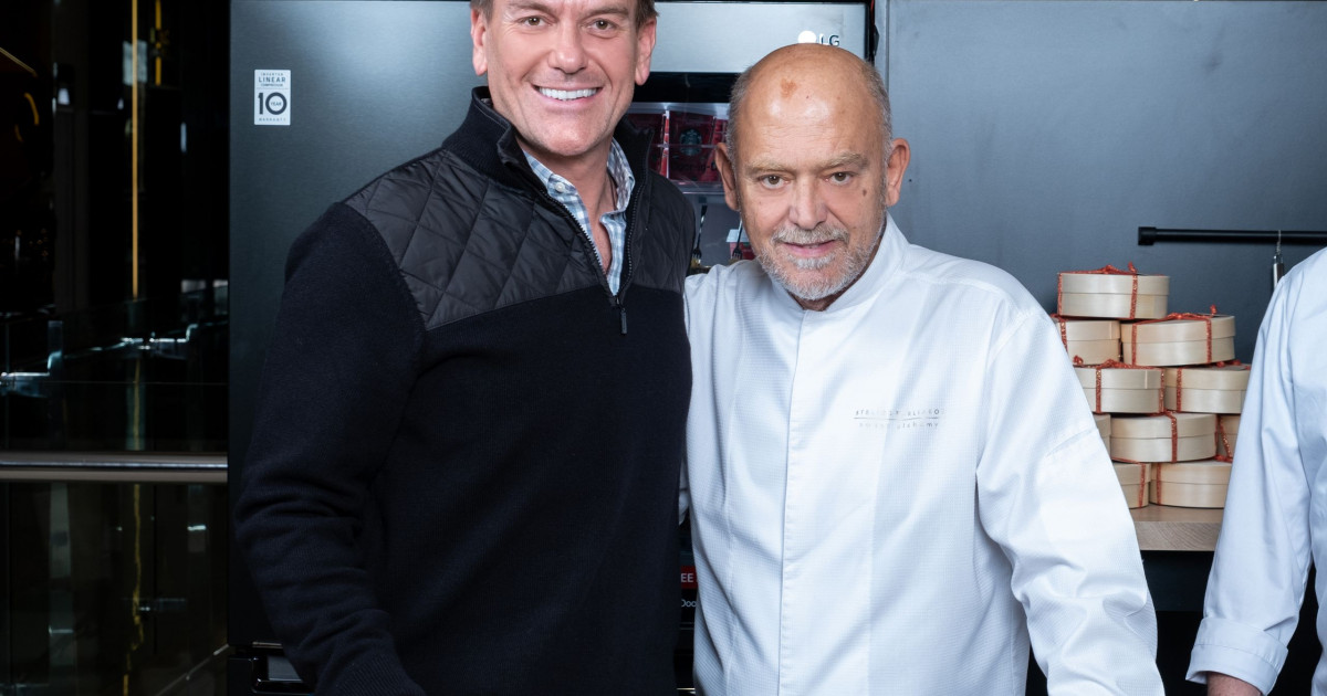 Μία γλυκιά Χριστουγεννιάτικη Ιστορία από τον Στέλιο Παρλιάρο powered by ...