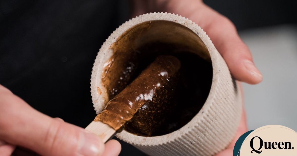 DIY Time! Scrub χεριών με λάδι καρύδας για την πιο βελούδινη επιδερμίδα - Queen.gr