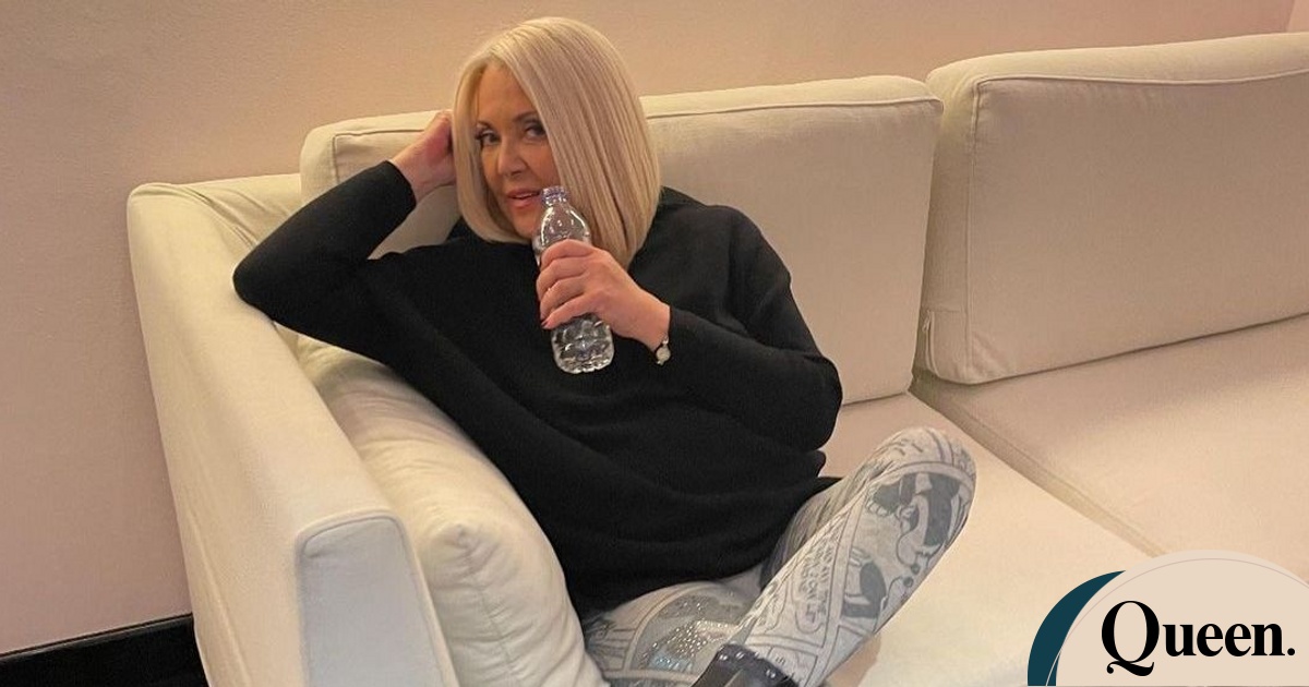 Η Ρούλα Κορομηλά ποζάρει με μαγιό - Queen.gr