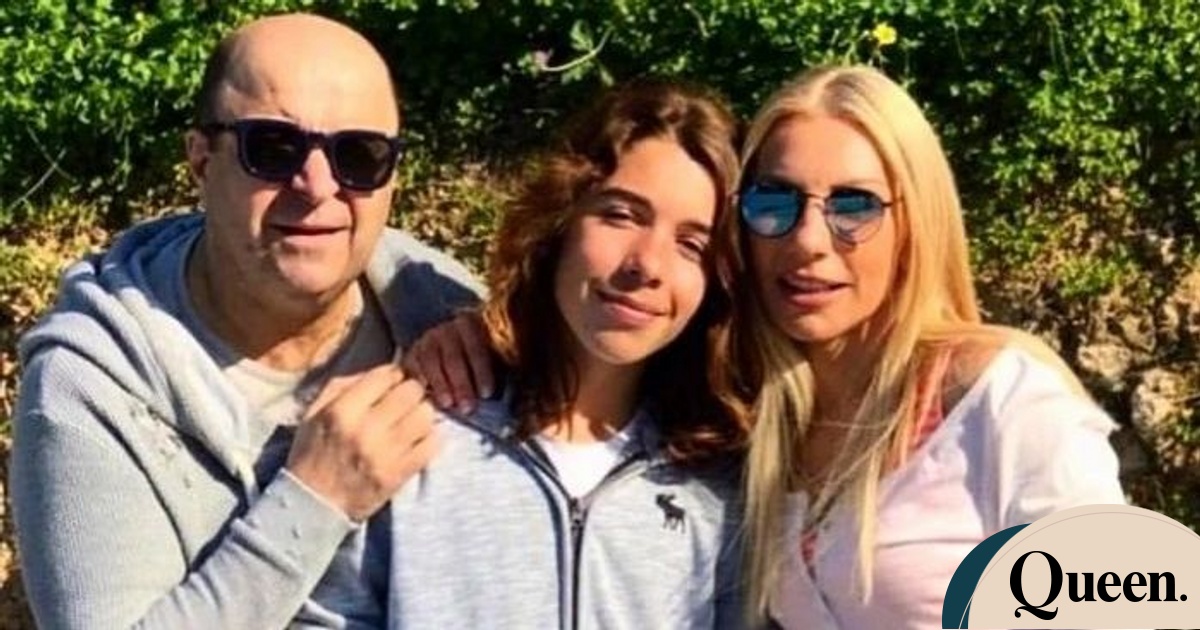 Ο Χάρης Σεφερλής σε νέες φωτογραφιες με τους γονείς του - Queen.gr