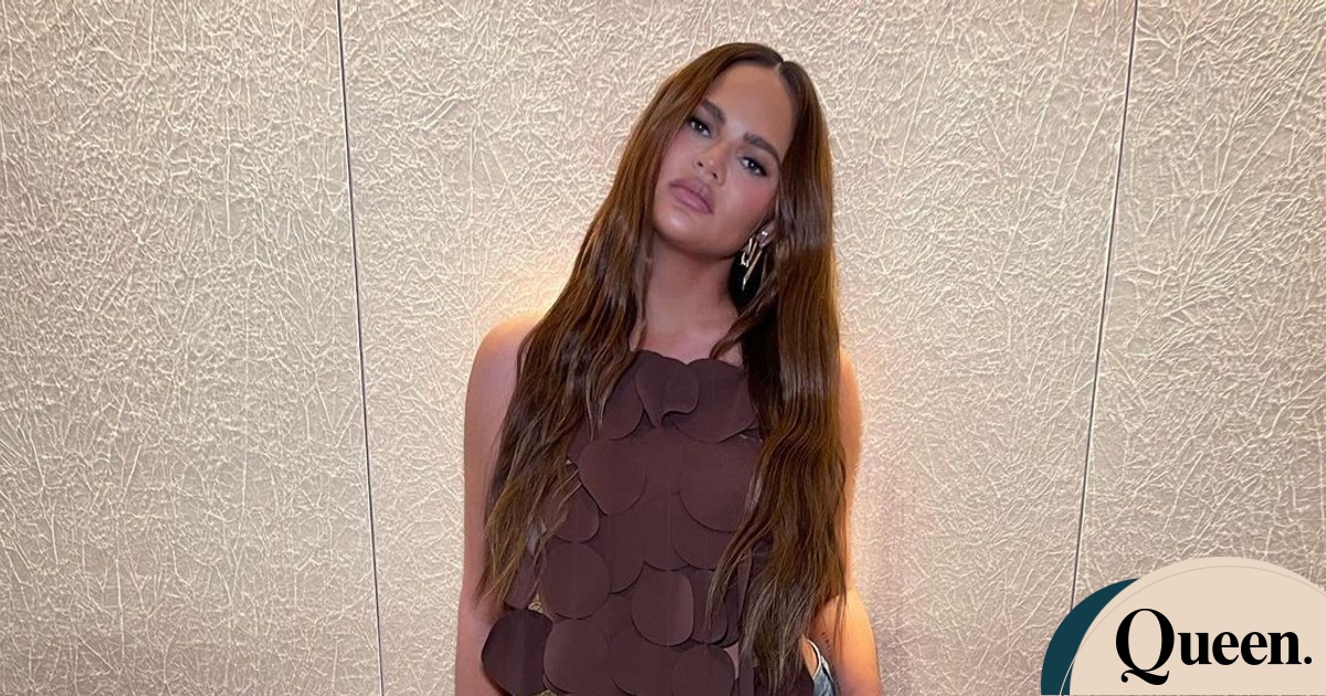 Η Chrissy Teigen απαντά σε όσους της χρεώνουν αισθητικές παρεμβάσεις ...