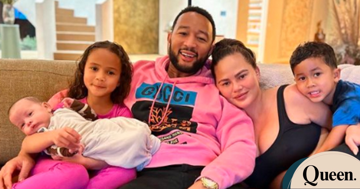 Η Chrissy Teigen και ο John Legend απέκτησαν ακόμη ένα παιδί 5 μήνες ...