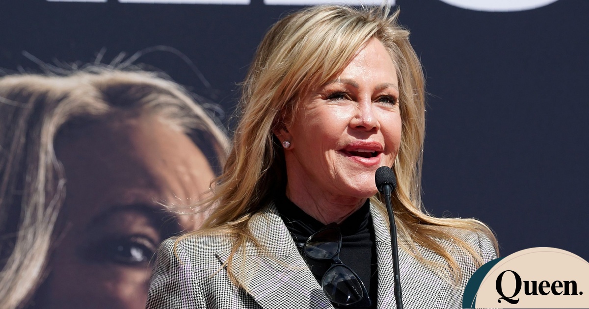 Η Melanie Griffith καλύπτει το τατουάζ του Antonio Banderas με μια πιο ...