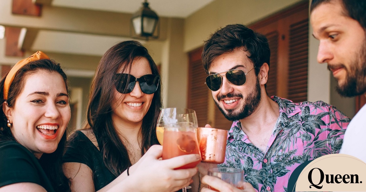 Τελικά είναι καλό να κάνεις προξενιό στους singles φίλους σου; - Queen.gr