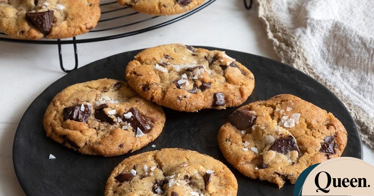 Άκης Πετρετζίκης: Vegan soft cookies - Queen.gr