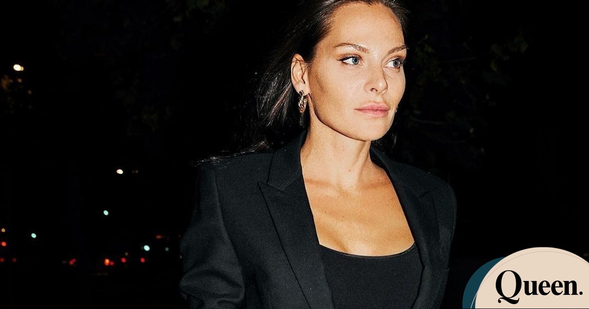 Υβόννη Μπόσνιακ: Το ολόμαυρο sexy βραδινό της look που θα φοράμε στο repeat κάθε Σάββατο βράδυ ...