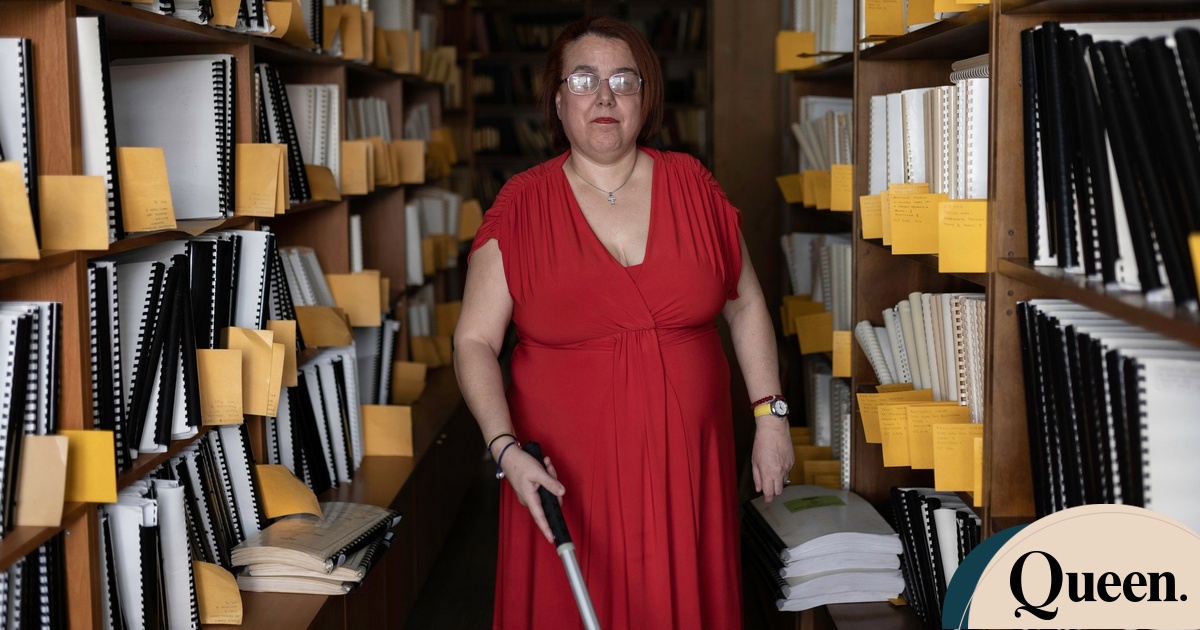 Mαρία Γεωργακαράκου: «Aυτοσαρκάζομαι πολύ με το θέμα της τυφλότητας, το ...