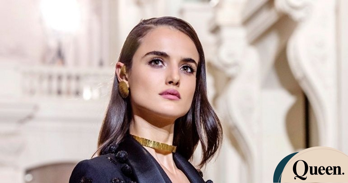 Glossy hair: To εργαλείο και τα genius tips που θα σου χαρίσουν το τέλειο ίσιωμα για τις γιορτές ...