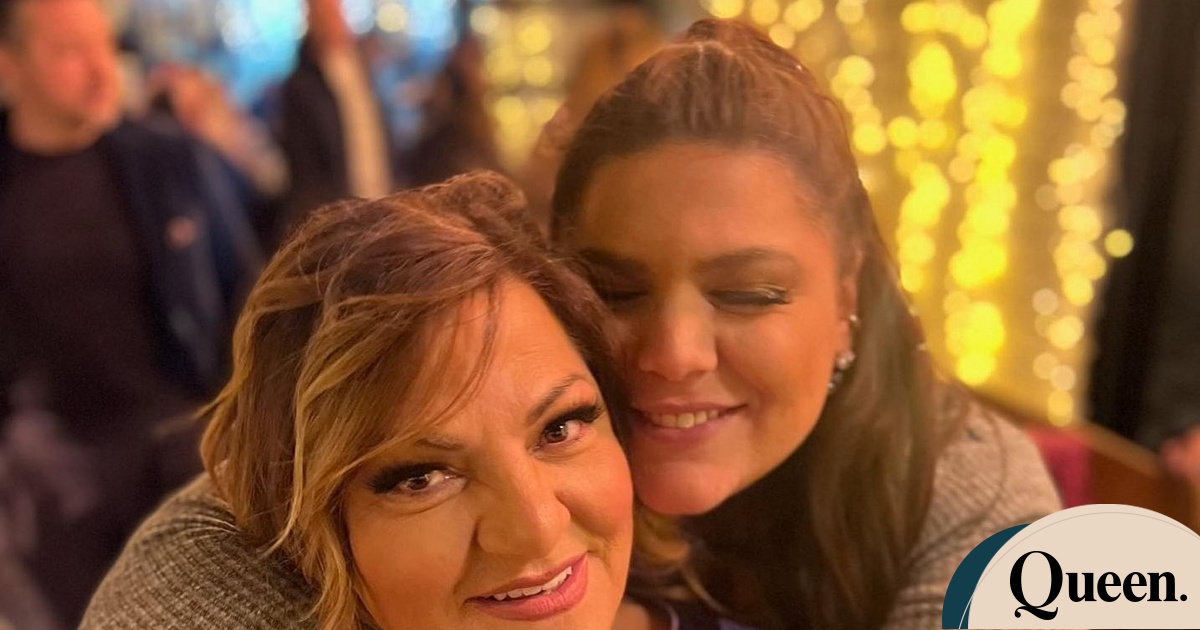 Βίκυ Σταυροπούλου: Το σπάνιο video με τη Δανάη Μπάρκα - Queen.gr