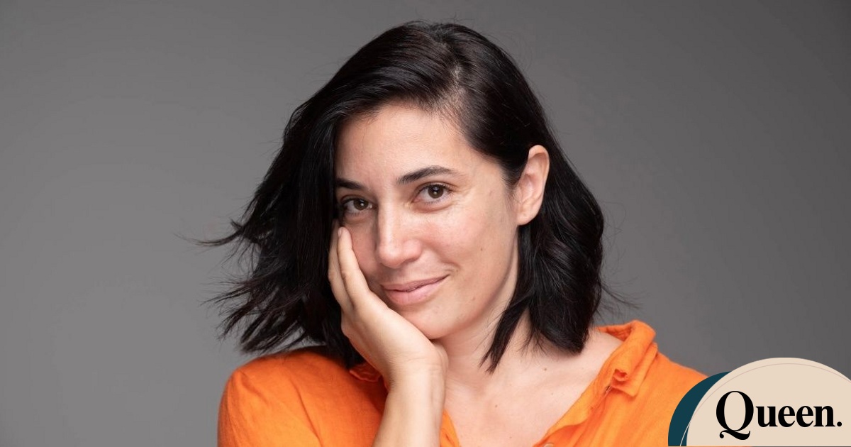 Η Ραφίκα Σαουίς μιλά στο Queen.gr για την καταγωγή της, το θέατρο και τις ανθρώπινες σχέσεις ...