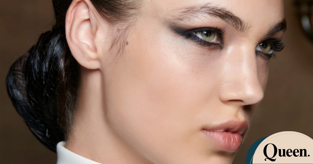 Ανάποδο cat eye: 5 tips & 5 eyeliners για να πετύχεις το μακιγιάζ που ...