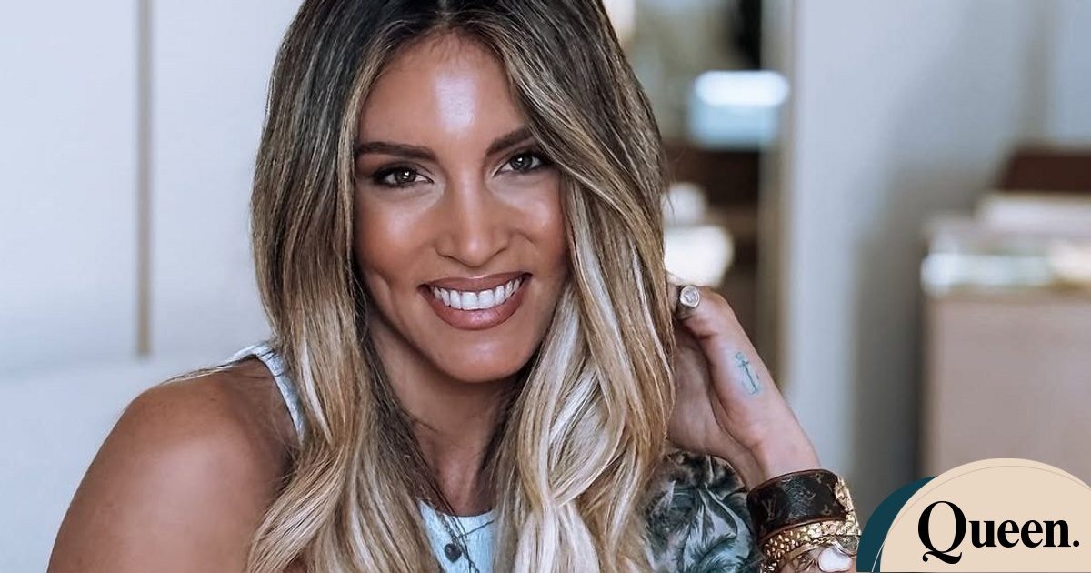 Η Αθηνά Οικονομάκου πιο ξανθιά από ποτέ & με πιο μακριά μαλλιά, επέλεξε το must χρώμα της ...