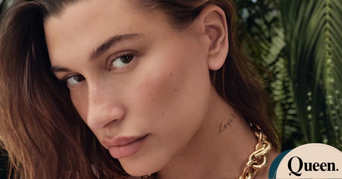 Η Hailey Bieber μας δείχνει πώς να κάνουμε contouring μόνο με ένα καφέ ...