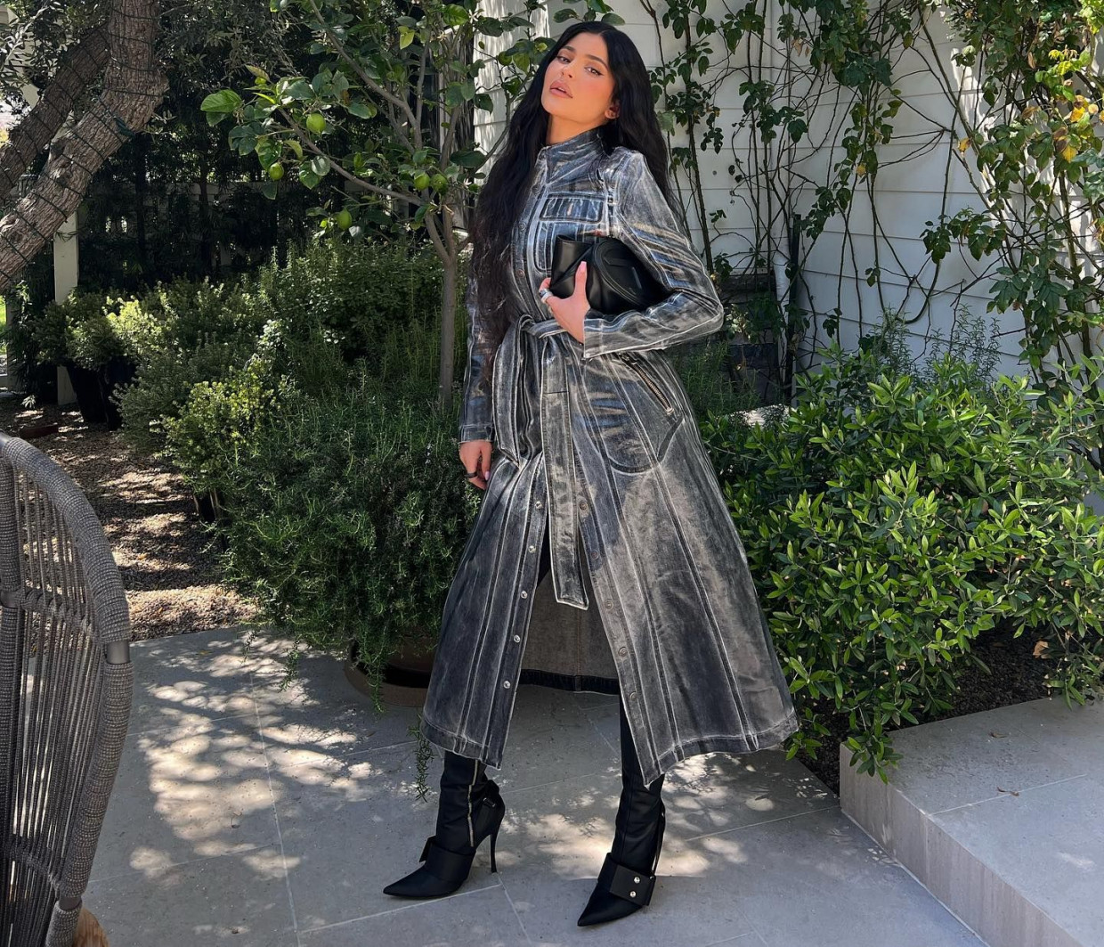 Τα δύο τελευταία outfits της Kylie Jenner αποδεικνύουν πως το gothic ...