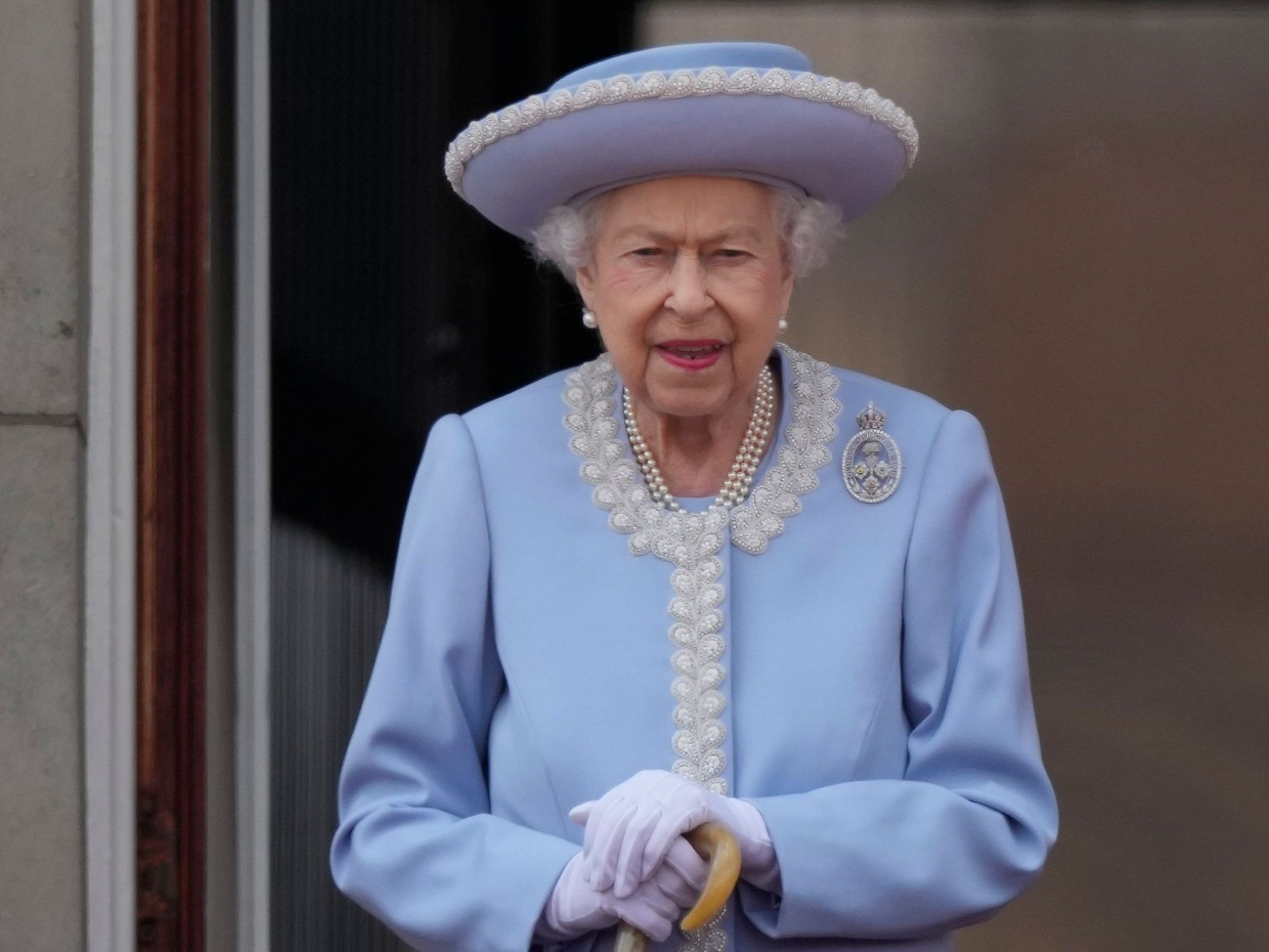 Πένθος για τη βασίλισσα Ελισάβετ: Έφυγε από τη ζωή η παιδική της φίλη ...