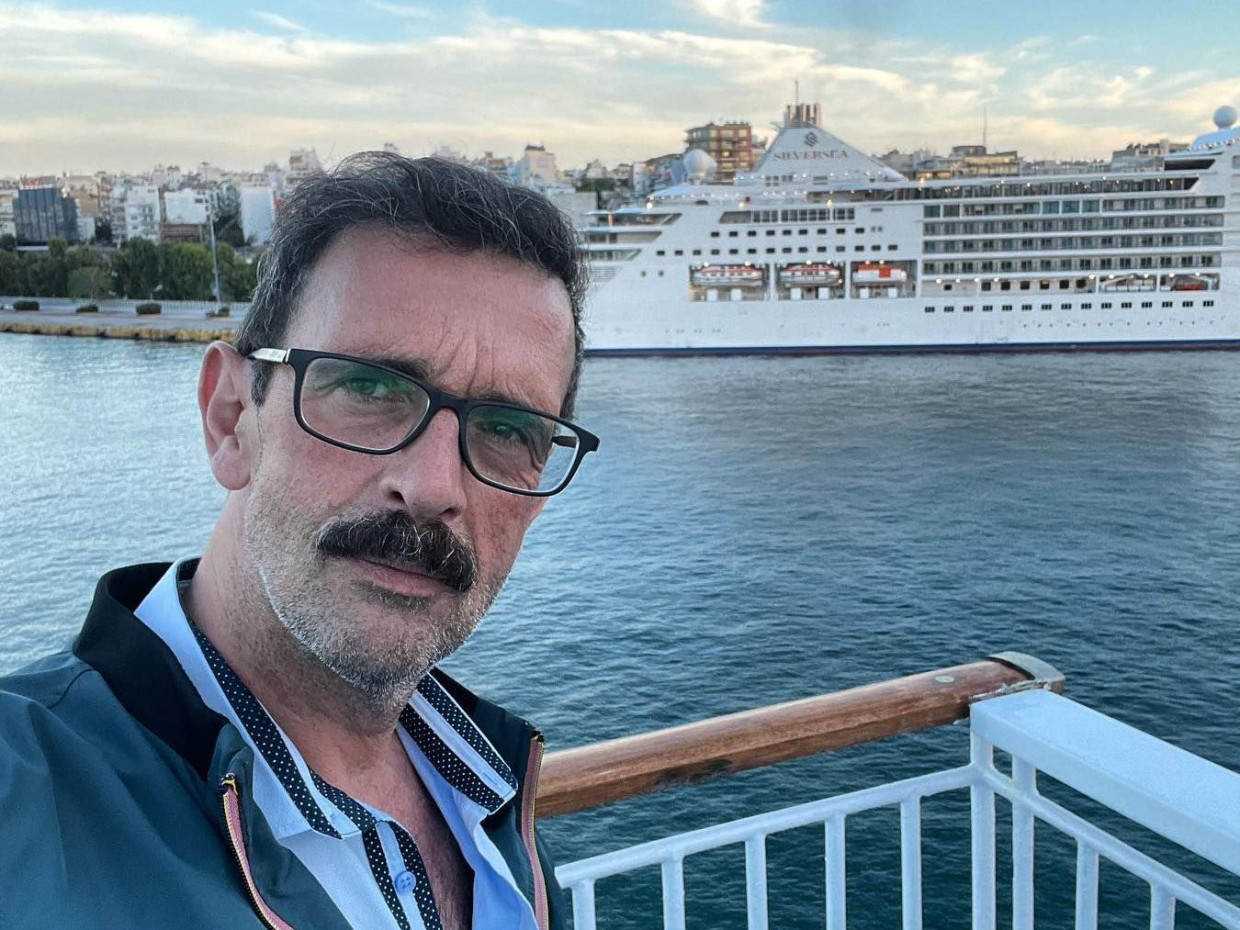 Ο Λεωνίδας Κακούρης λύνει την παρεξήγηση για μία φωτογραφία και τα ...