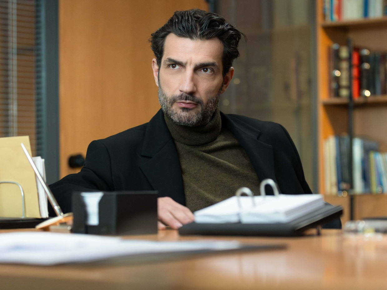 «Όλοι γνώριζαν την απιστία του»: Ο Νίκος Κουρής τιμωρείται από όλους ...