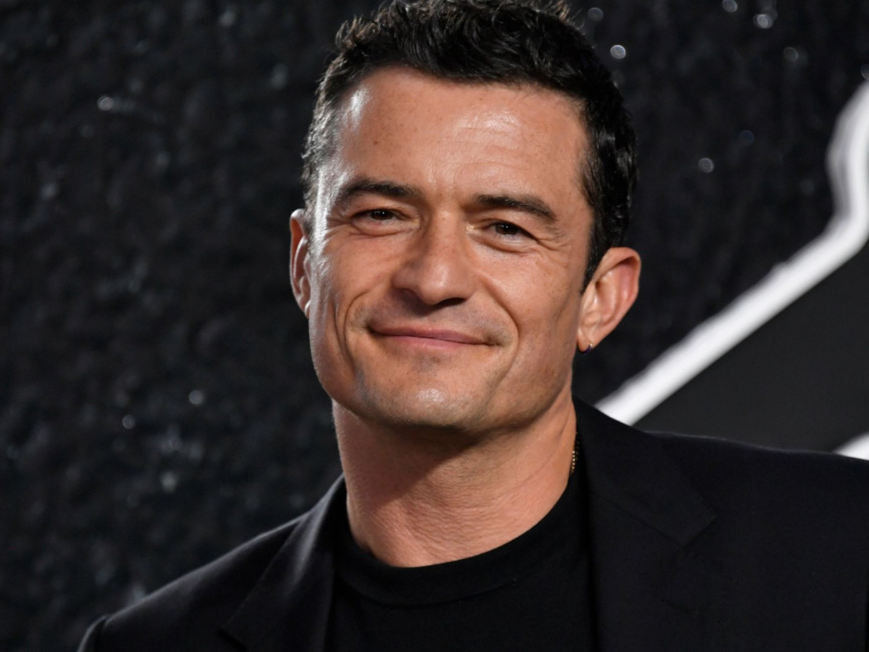Orlando Bloom: Η σπάνια εμφάνιση με τον 13χρονο γιο του στο γήπεδο ...