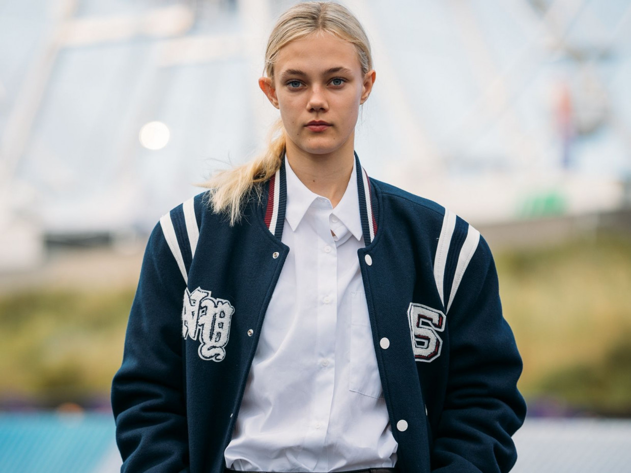 Η Alba Larsen εντυπωσίασε με το στυλ της φορώντας Tommy Hilfiger, στο ...