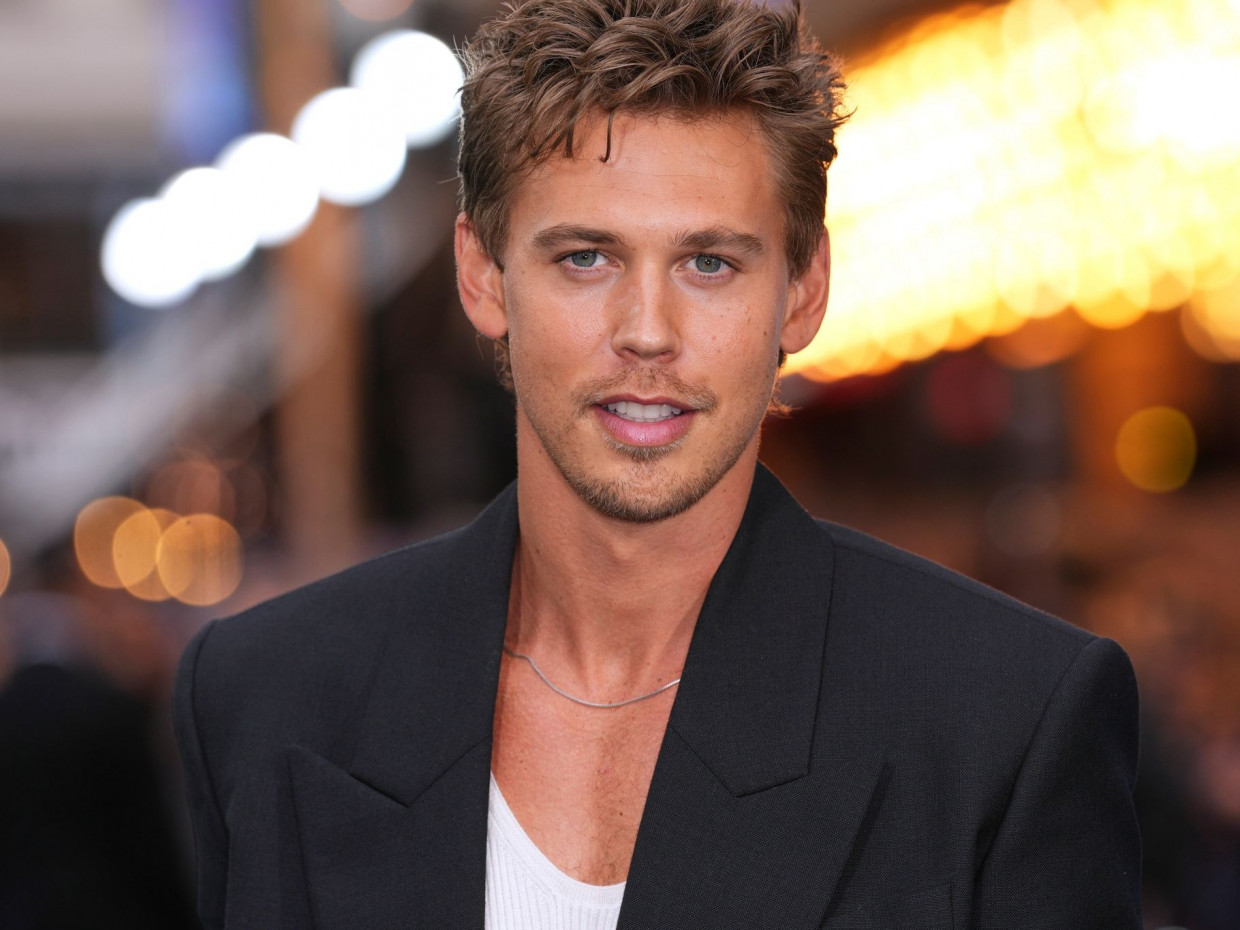 Ποιος έχει βαλθεί να αποκαταστήσει τον Austin Butler; Από την Zoë ...