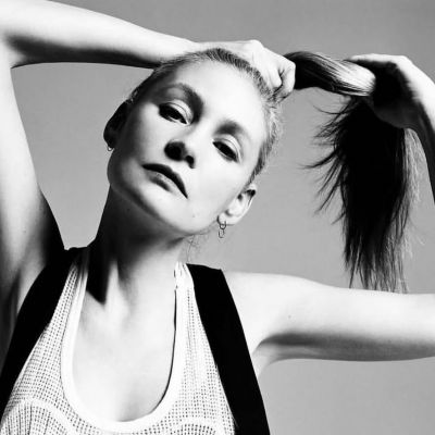 Melanie Ward - Queen.gr