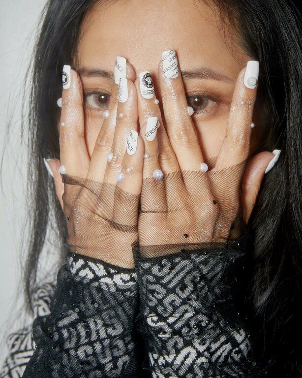 Τα #DesignerNails είναι το kitsch σχέδιο που αγαπάμε! - Queen.gr