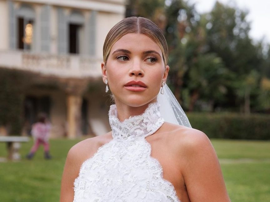 H mascara του wedding look της Sofia Richie κοστίζει λιγότερο από 10 ...