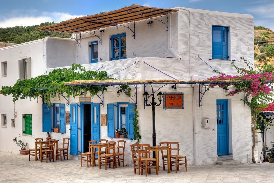 ΣΤΗΝ ΠΑΡΟ 'Η ΤΗ ΝΑΞΟ; - Queen.gr