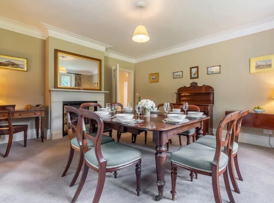 Το garden house της βασίλισσας Ελισάβετ έγινε Airbnb και μπορείς να ...