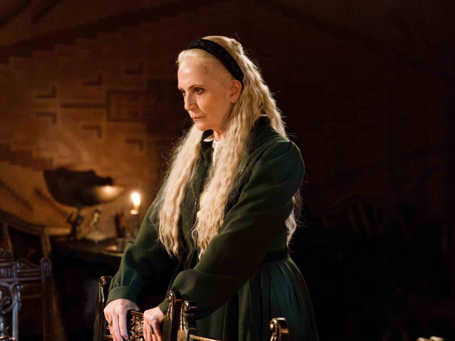 Η Θέμις Μπαζάκα «γράφει» το τέλος του προδότη-εγγονού της στη Μάγισσα - Queen.gr