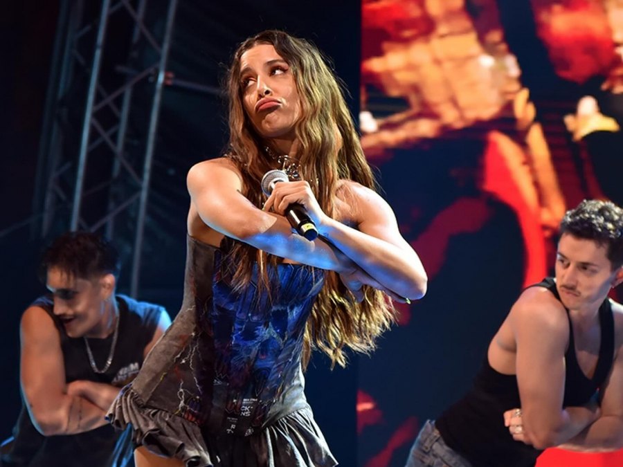 Μαρίνα Σάττι - Έφη Θώδη μαζί στη σκηνή της Τεχνόπολης και τα σχόλια ...