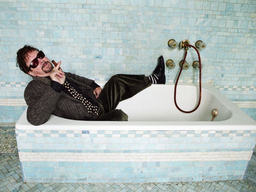 Έφυγε από τη ζωή ο Tom Robbins, συγγραφέας της αντικουλτούρας που μάς ...